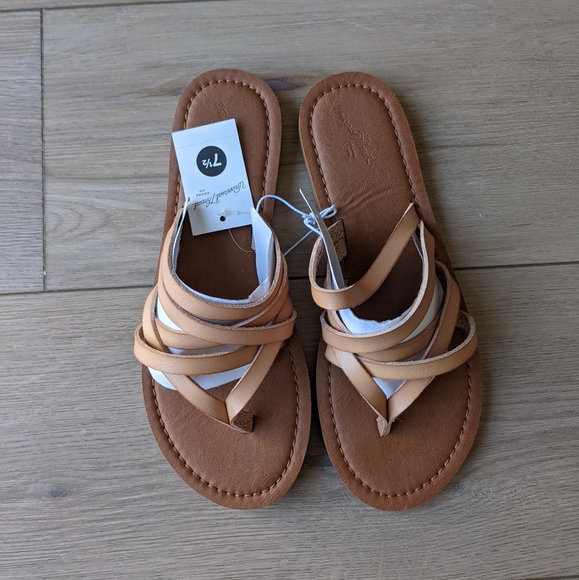 Universal Thread | Shoes | Universal Thread Maritza Sandals Size 75 ...